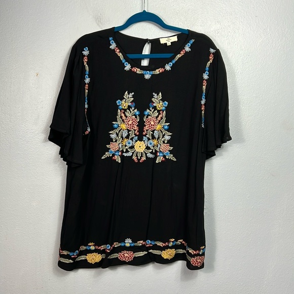 entro | Tops | Entro Black Floral Embroidered Short Sleeve Black Top Xl ...